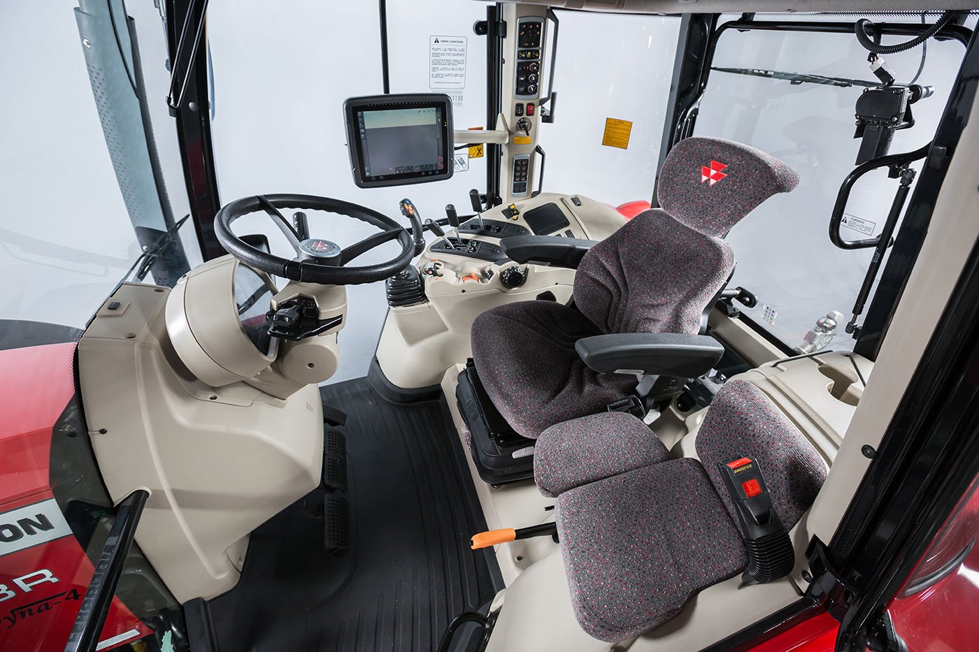 Brand New 6700 R series Tractors in UAE - Massey Ferguson UAE